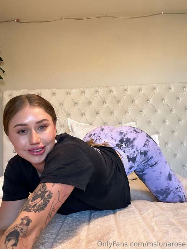 A Smile That Comes from Deep Within. lunarose – only2click